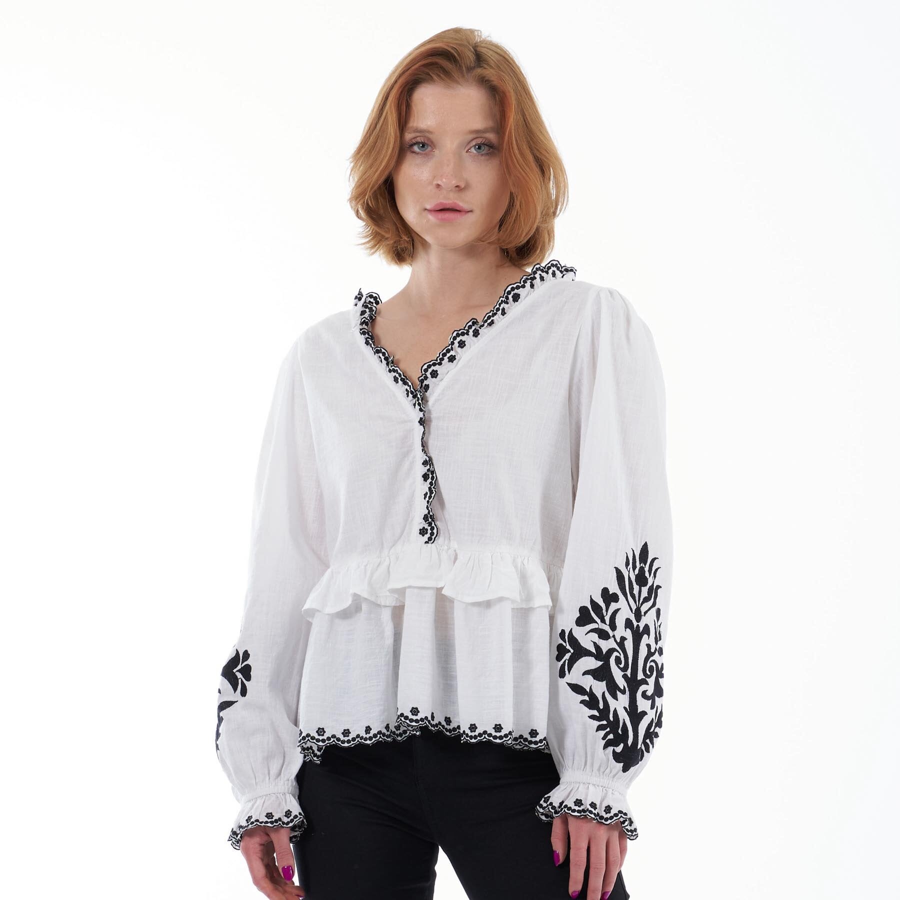 Nancy embroidery blouse – Kings Queens